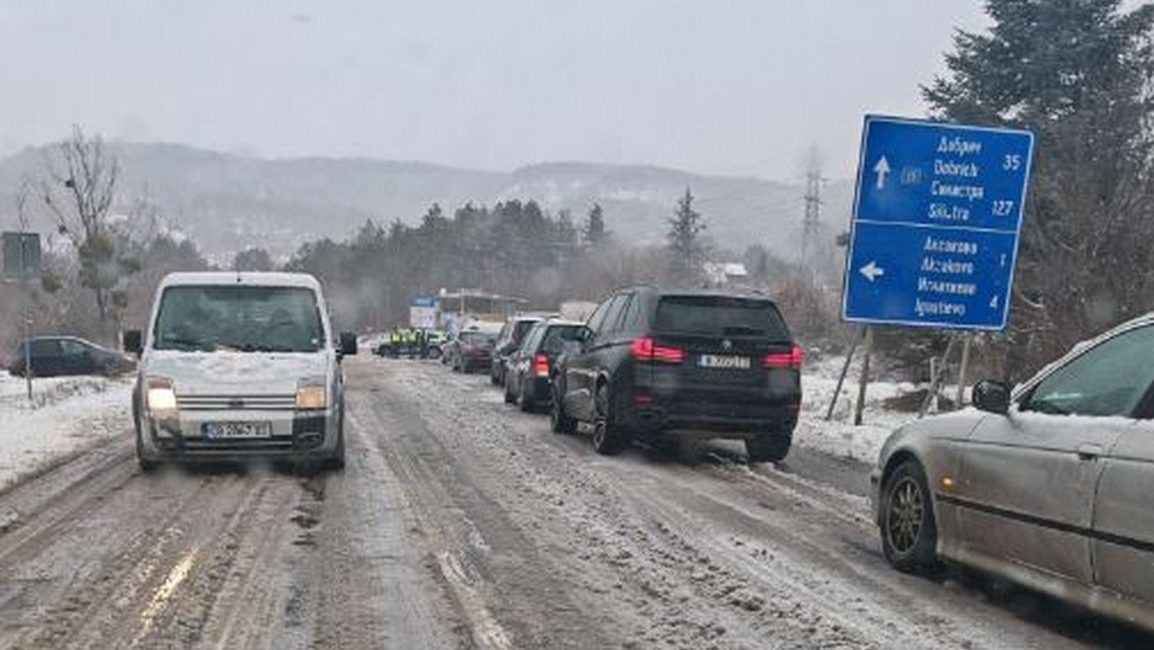 Аспаруховият мост във Варна обработен с антилед – каква е пътната ...